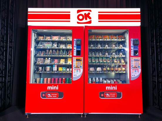 全台最迷你的便利商店「OK mini」自動販賣機要來了！主打無現支付，不只飲料鮮食，就連美妝、文創商品都能買 | Marie Claire 美麗佳人