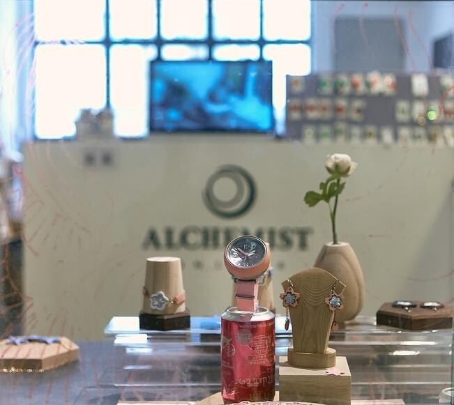 客製專屬時間分秒 鋁罐手錶創意 Alchemist Creations 帶來不一樣的「幸福感設計」