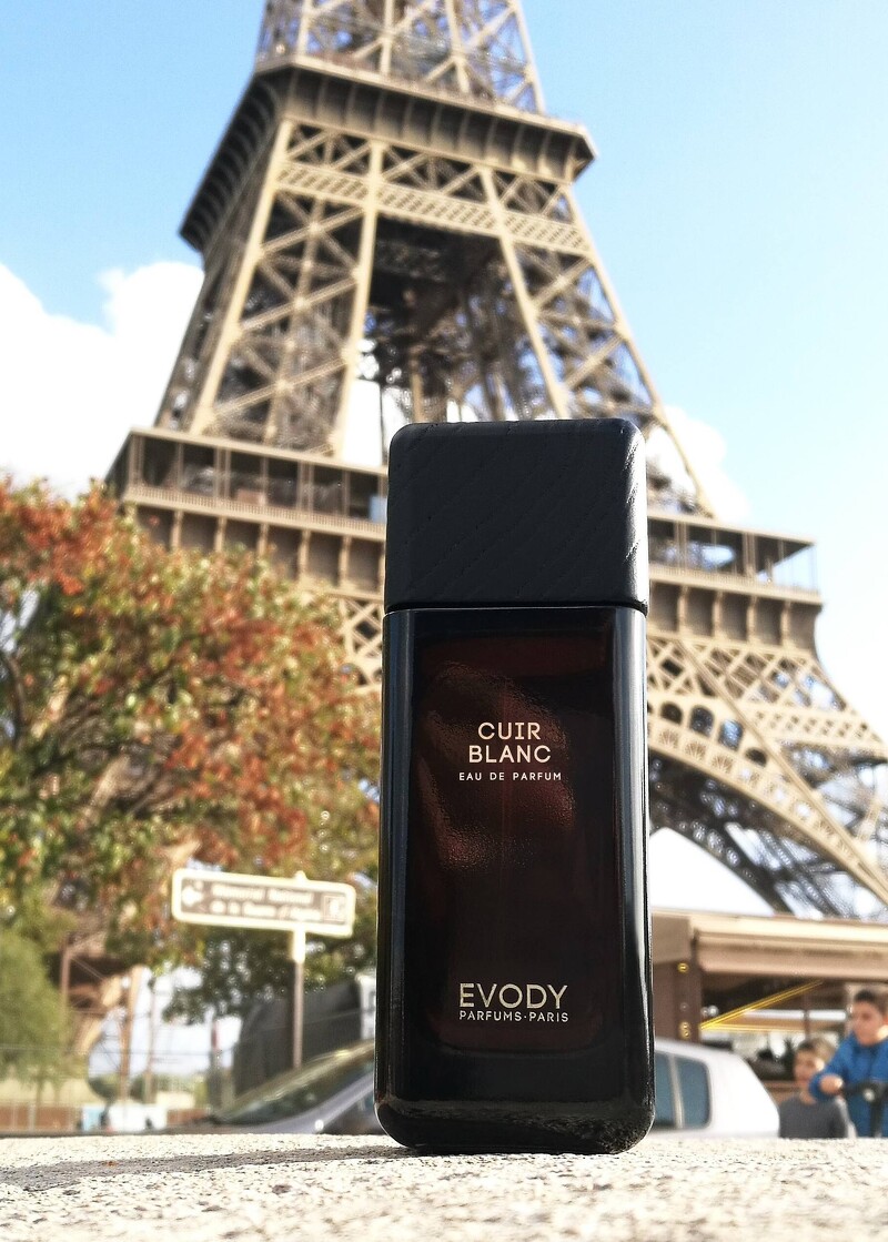 巴黎左岸除了咖啡館令人嚮往之外，洋溢著塞納河畔優雅氣息的EVODY香氛品牌，更是香氛控不容錯過的經典！