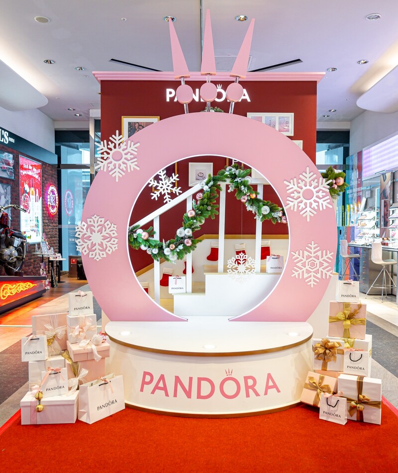 Pandora Holiday Season 聖誕階梯，伴你步入聖誕美好時光