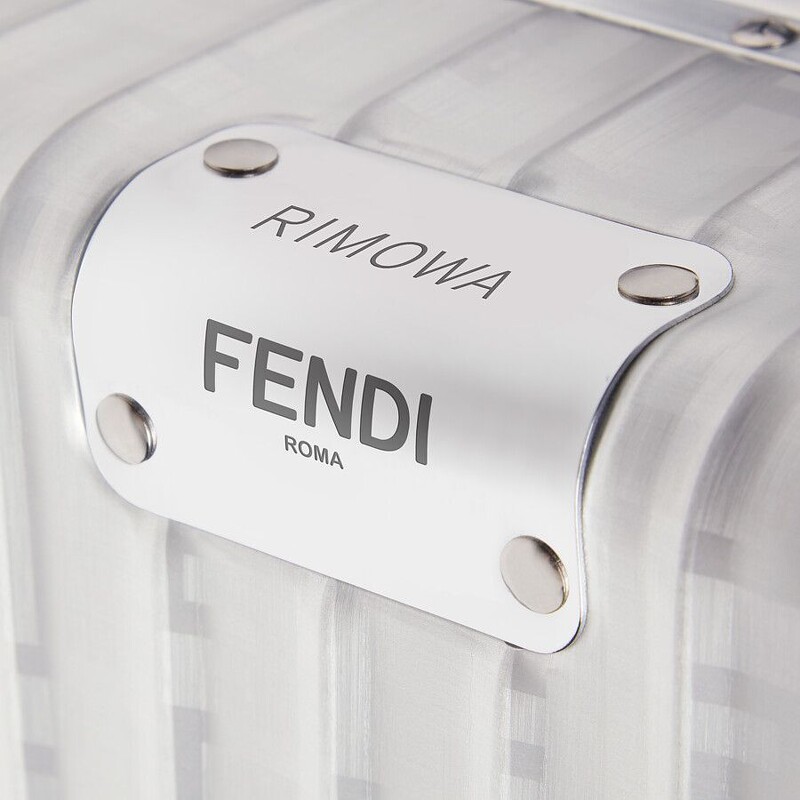 Fendi X RIMOWA聯名行李箱無預警上架！黑銀兩大配色、FF老花圖案、細緻皮革提把…重點是台灣就能買到