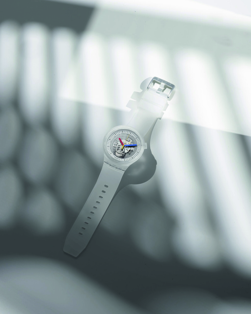 Swatch全新透明系手錶CLEAR系列問世！極簡風、紅黃藍指針、4大錶款一次看