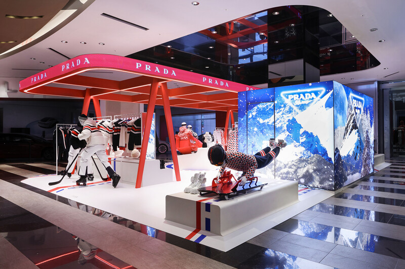 Prada On Ice期間限定店插旗信義區！不能滑雪也要朝聖，其中這項商品全台已缺貨