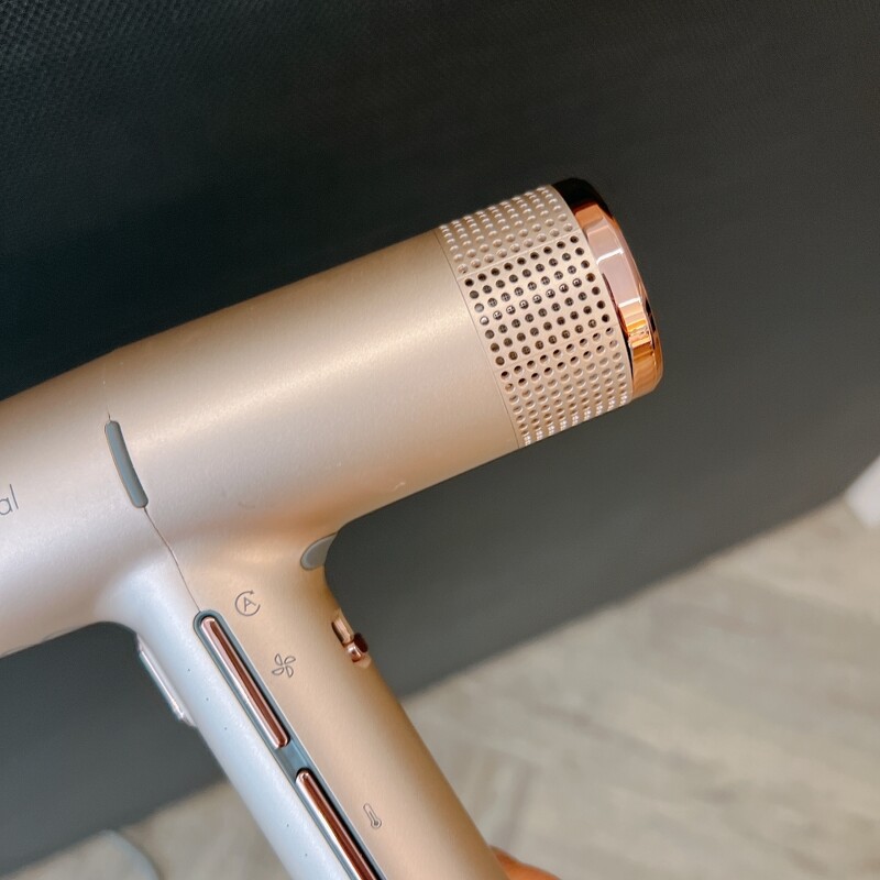 史上最輕吹風機iQ Perfetto，不到300g風力卻超強，連髮型師都大力推薦的5大特色