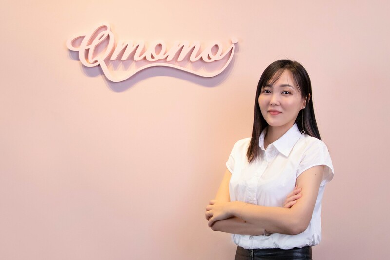 粉紅十月＝國際乳癌防治月，美胸閨蜜Qmomo化身「貼心密友」，邀大家「粉紅串聯，美力無懼」一起關注乳房健康，綻放自信美力！