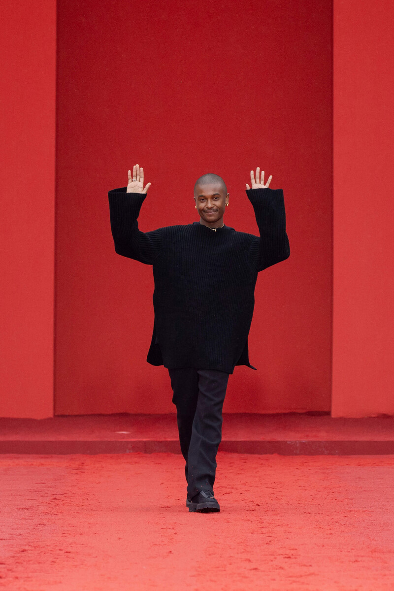 Maximilian Davis開啟FERRAGAMO全新里程碑 ，靠這些亮點擠進編輯最愛排行榜！