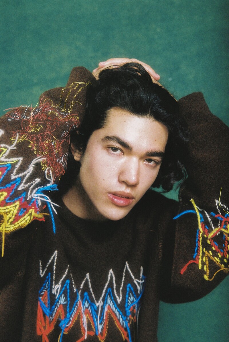 混血鮮肉Conan Gray連泰勒絲、艾爾頓強都愛他！雌雄同體氣質，Spotify累積破12億點聽次數