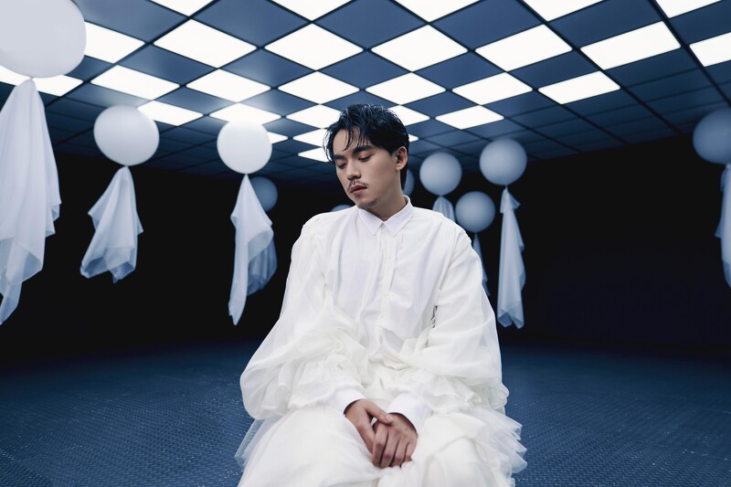 HUSH ROOM TOUR 巡迴演唱會環島8城市開唱〈不要靠近〉貼近私密感情觀