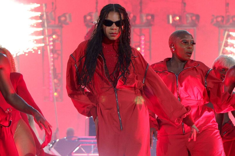 人氣超越老媽Beyoncé！11歲天后之女Blue Ivy Carter現身歐洲巡迴演唱會，精湛舞技粉絲全瘋掉了！