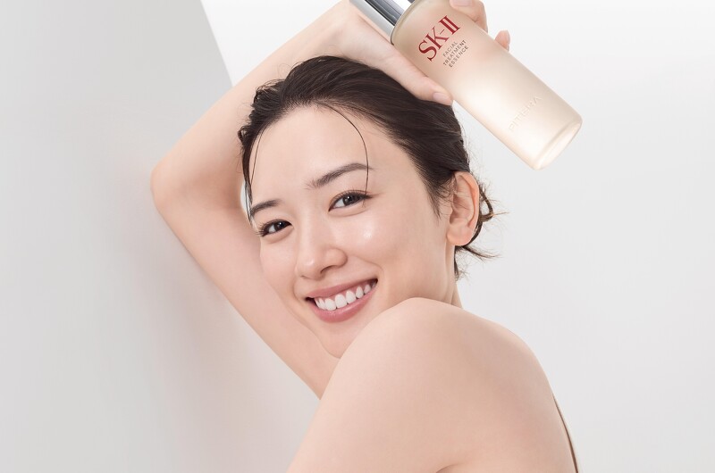 令和眼淚女王永野芽郁全新代言SK-II，與青春露命中註定的相遇，從24歲開始使用，給予肌膚維持經典不敗的晶瑩剔透！