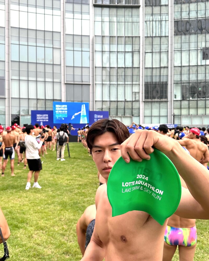 《黑白大廚》「本業也在行的男人」Austin Kang不只料理在行，陽光Outdoor顏值肌肉超危險，垂涎三尺超享受！