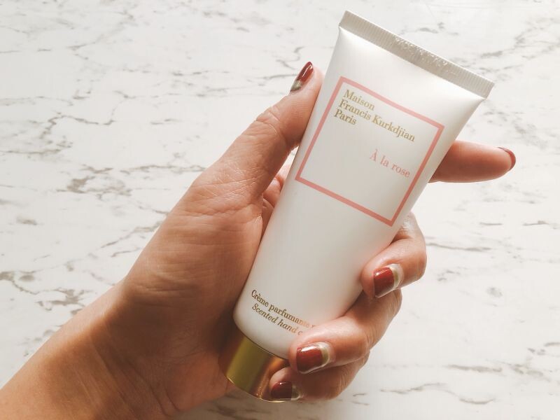 一走動就能飄散出的玫瑰香氣太迷人！MFK Maison Francis Kurkdjian 推出身體保養油、髮香噴霧與護手霜
